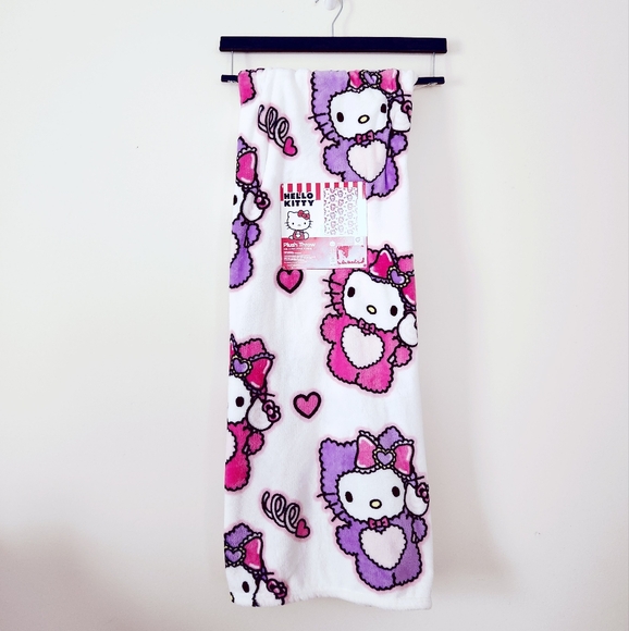 Hello Kitty | Bedding | Hello Kitty Plush Throw Blanket | Poshmark
